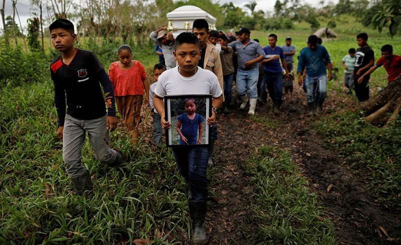 Los niños invisibles: a un año de la muerte de Jakelin Caal - Prensa ...